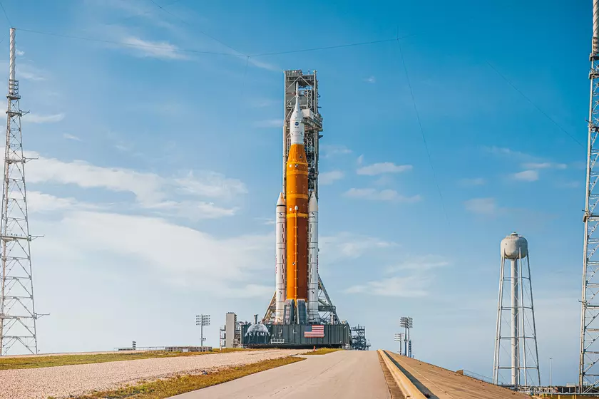 Vídeo: Prueba de encendido del motor RS-25E para el futuro cohete lunar ...