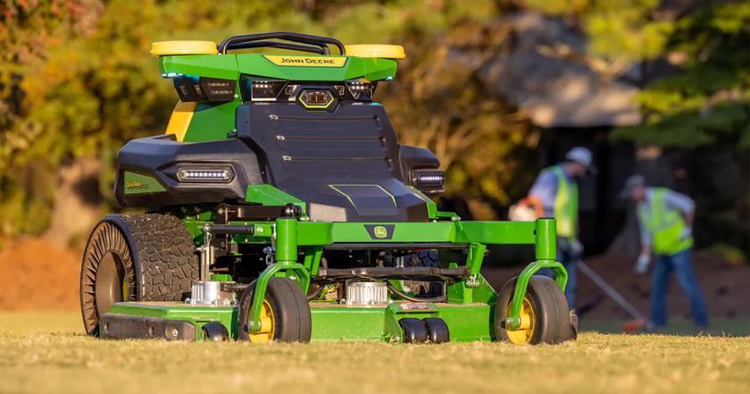 Robot cortacésped eléctrico John Deere en CES 2025