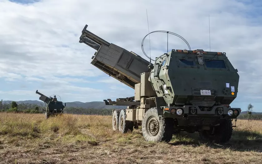 Polonia despliega sistemas de misiles M142 HIMARS, obuses K9 Thunder y tanques K2 Black Panther ...